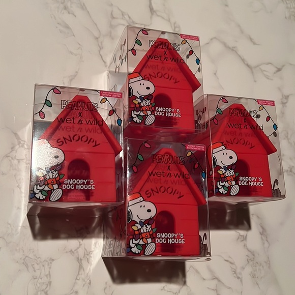 wet n wild | Makeup | Nwt 4pc Peanuts X Wet N Wild Snoopys Dog House ...